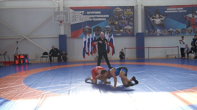 Уверенная борьба в финальном поединке! 57 кг. Бородин Михаил (Новочеркасск)-Антонян Роберт (Туапсе)