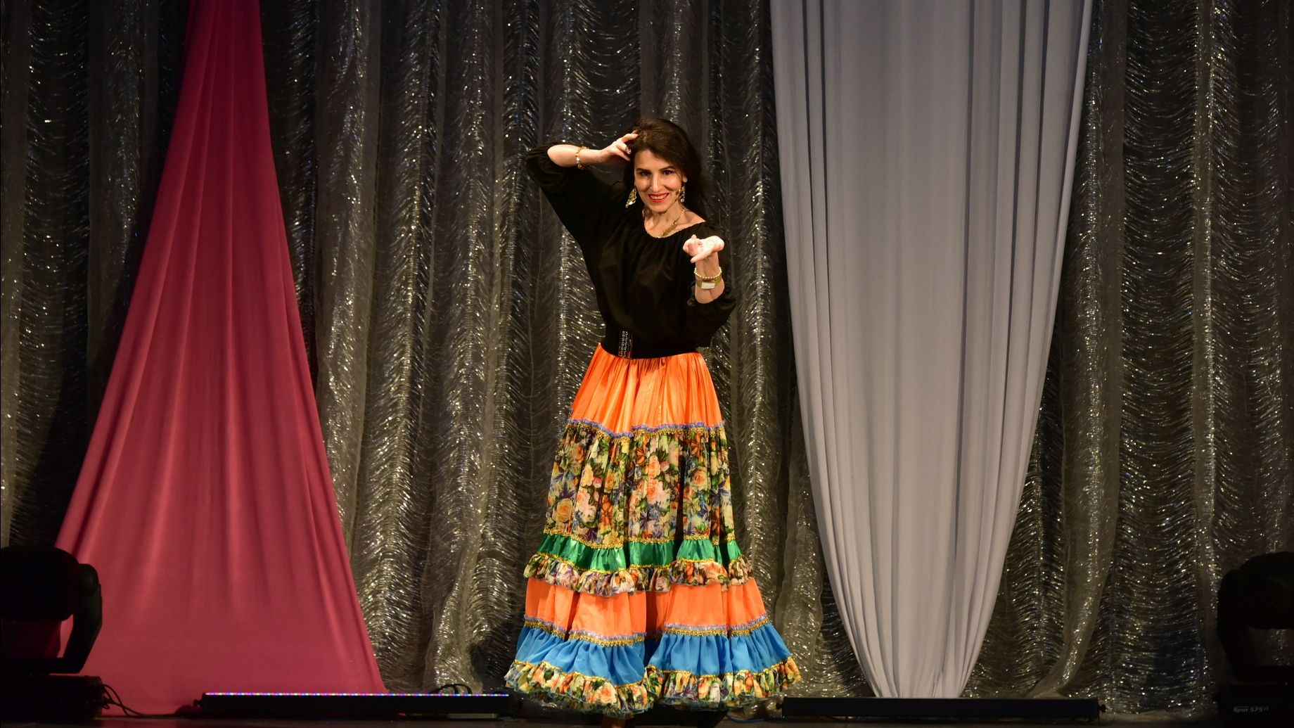 Цыганский танец "Кхэроро"