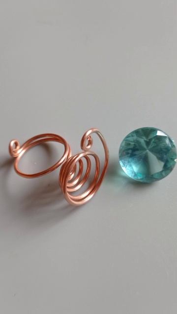 #shorts Кольцо из медной проволоки с кристаллом.  Мастер-класс на канале