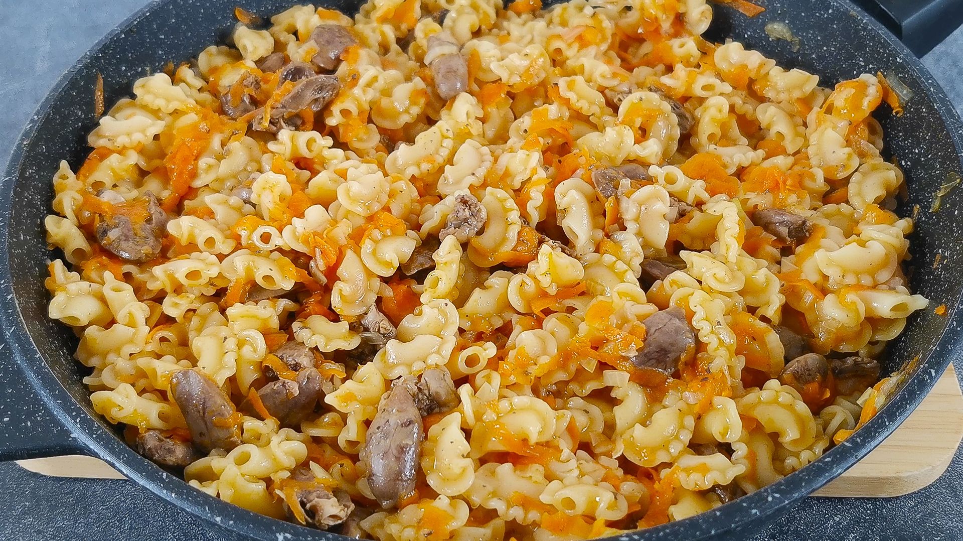 Макароны с куриными сердцами. Как приготовить вкусно