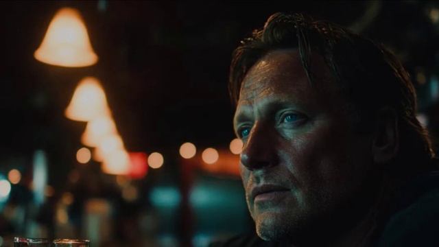 Жизнь моя полоска серая.