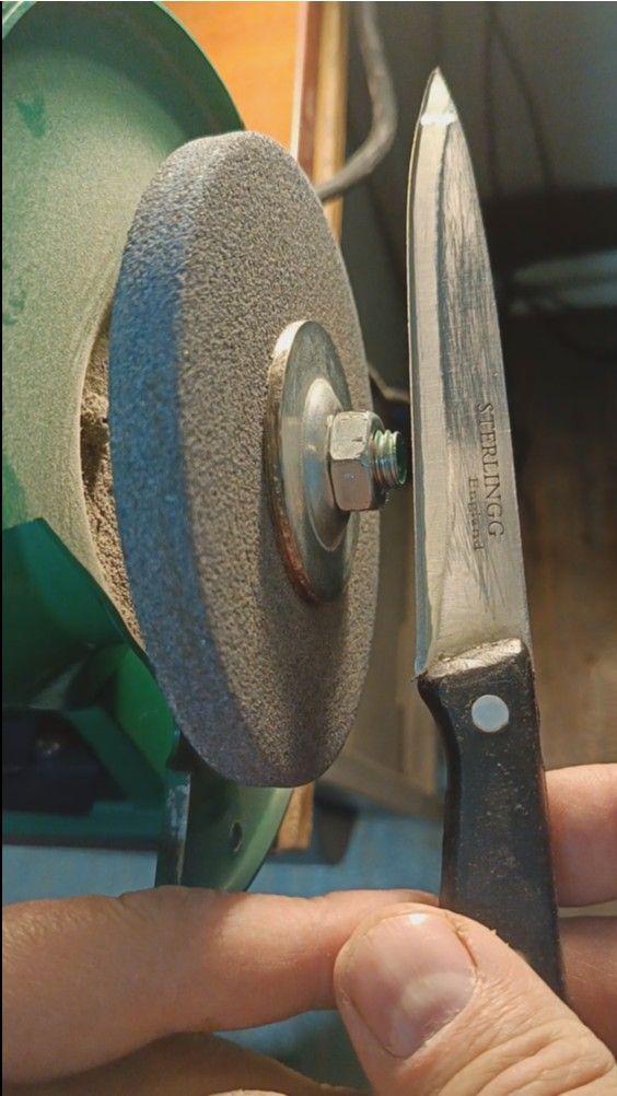 Как заточить ножик на точиле? Как быстро и просто заточить кухонные ножи?