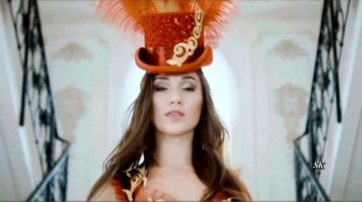 Мадемуазель Танцует Блюз