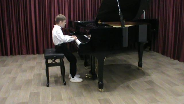 Иванов Максим (8 лет) группа 6-8 лет  1. Бах Менуэт 2. Гедике Гроза