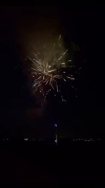 Парковый салют на выпускной