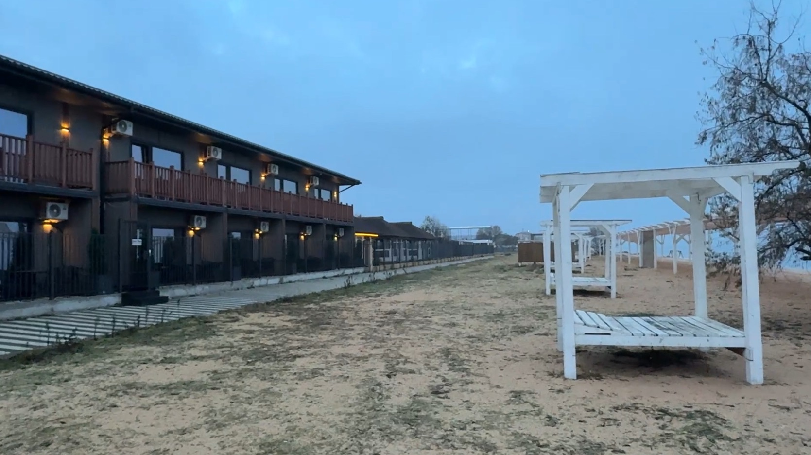 Рубрика ,,По Пути,, Жилье у пляжа Парка аттракционов Белый Берег