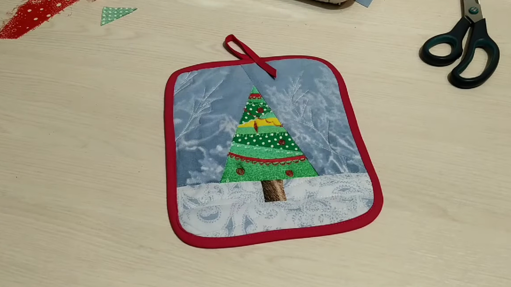 Прихватка из лоскутков "Ёлка"