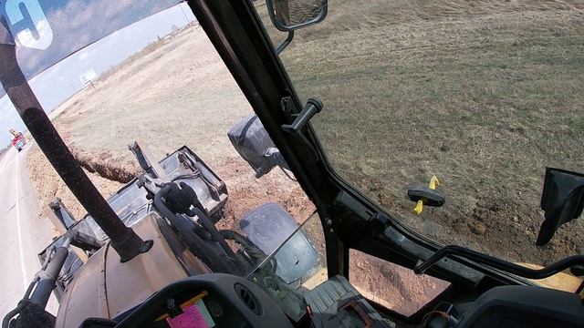 Обратная засыпка траншеи экскаватор погрузчик