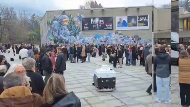 КАК РОБОТ KOKOBOTS S95 УБИРАЕТ В ТОЛПЕ УМНЫЙ АЛГОРИТМ В ДЕЙСТВИИ!