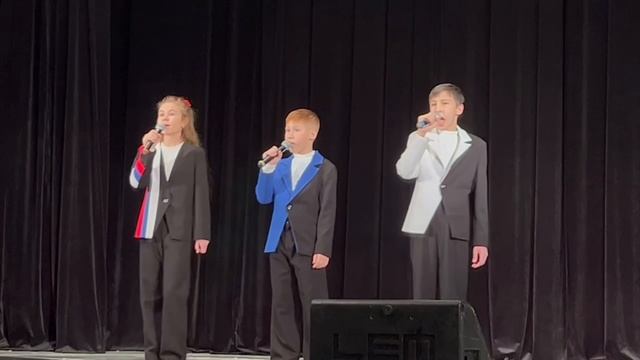 Международный многожанровый конкурс « Суперталанты «Вокальная группа « Юность на сцене «