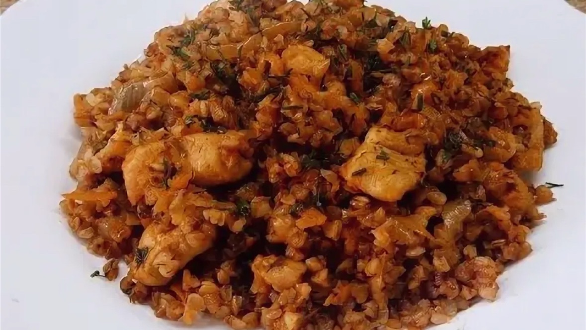 Гречка по Купечески . Готовится просто и очень вкусно.