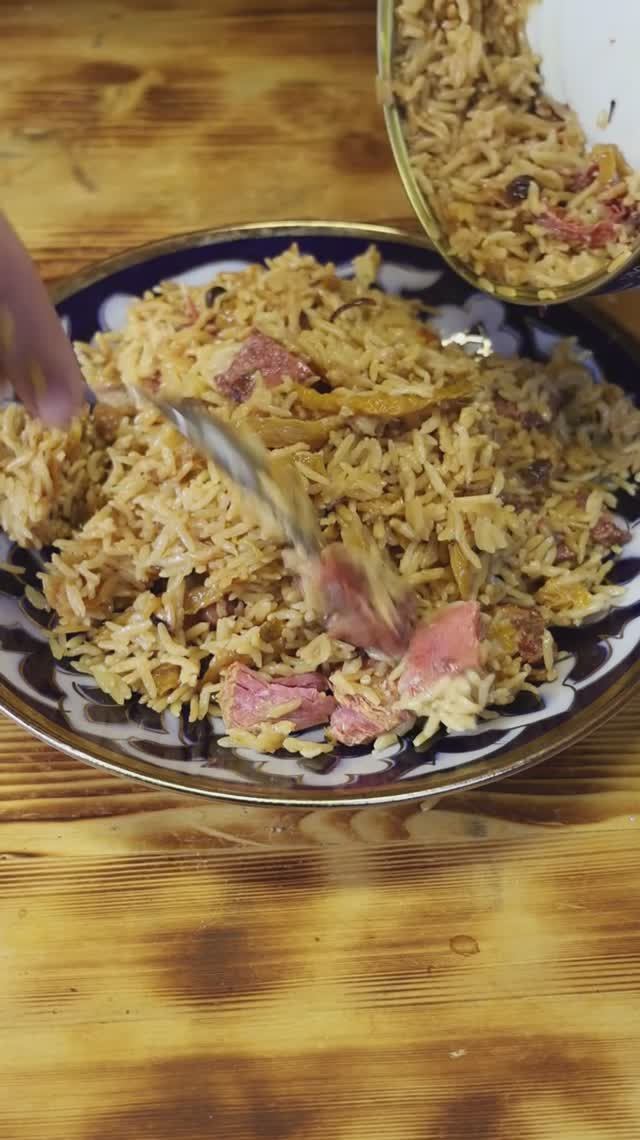 банка консервированного плова за 1000 рублей А что внутри ?