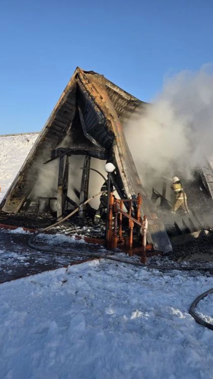 Работники Долинского пожарно-спасательного отряда ликвидировали пожар хозяйственной постройки.