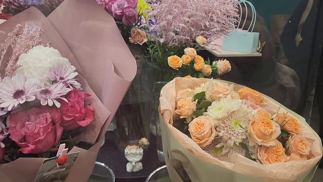 Случайно зашли в ХеппиВарню в нашем ЖК в Белгороде 🌼 🌸 🍪 🍬 ☕️