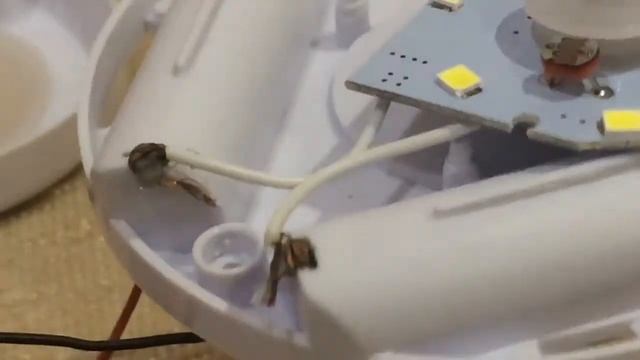 Просто переделать светильник с датчиком движения и освещенности от блока питания своими руками