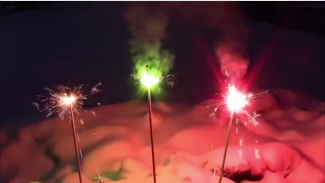 НОВОГОДНЯЯ  ДИСКОТЕКА  №  18  ОН  ПРИДЁТ