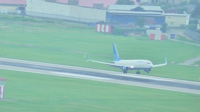 Обычный день в аэропорту Сочи