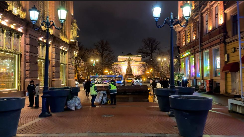 Невский,  Пассаж, Малая Садовая, Аврора