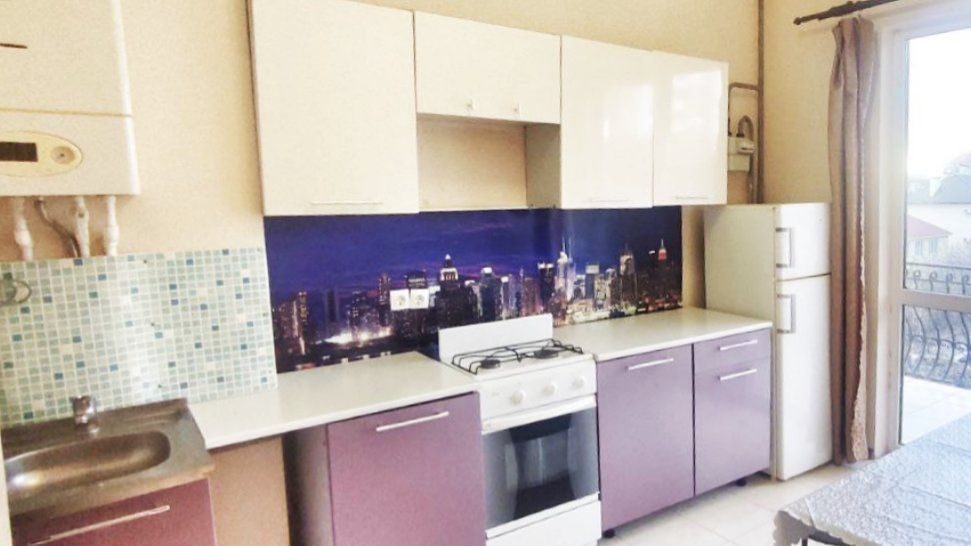 Цена квартиры в Геленджике 10 млн.р. Квартира на улице Прасковеевской ближе к переулку Восточному.