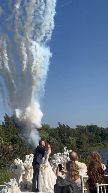 Дневной салют с берега