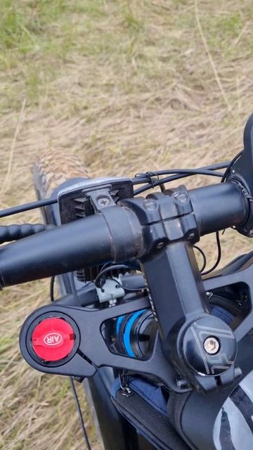 Установил пневмовилку на фэтбайк и не получил должного эффекта, причину смотрите в видео