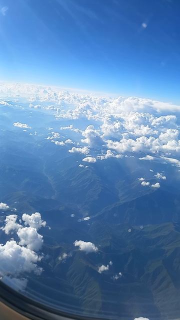 Самолет Ереван Москва облака вид из окна 1