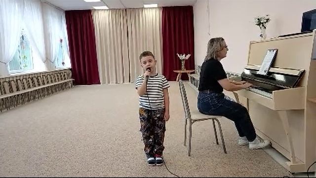 "Кого я больше всех люблю?", Исполняет: Крупа Роман, 5 лет