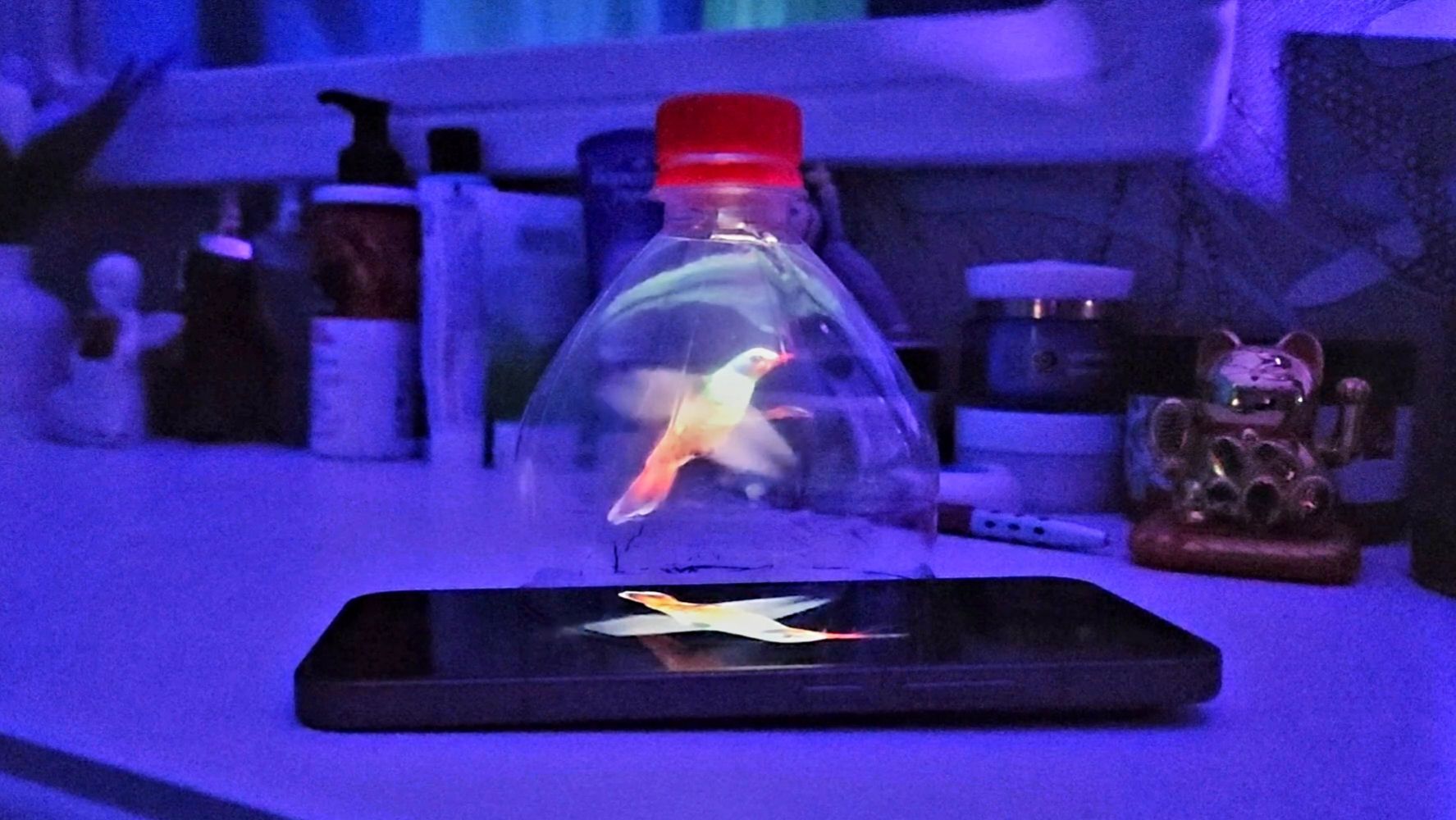Пластиковая Бутылка и XIAOMI - Волшебный 3D ГОЛОГРАММНЫЙ ПРОЕКТОР