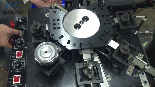 YF-900E Установка формовки и резки радиальных выводов компонентов