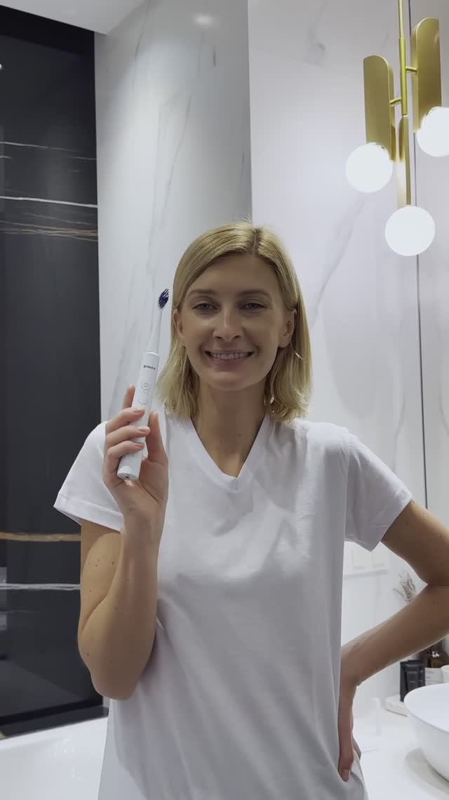 Как чистить зубы звуковой щеткой