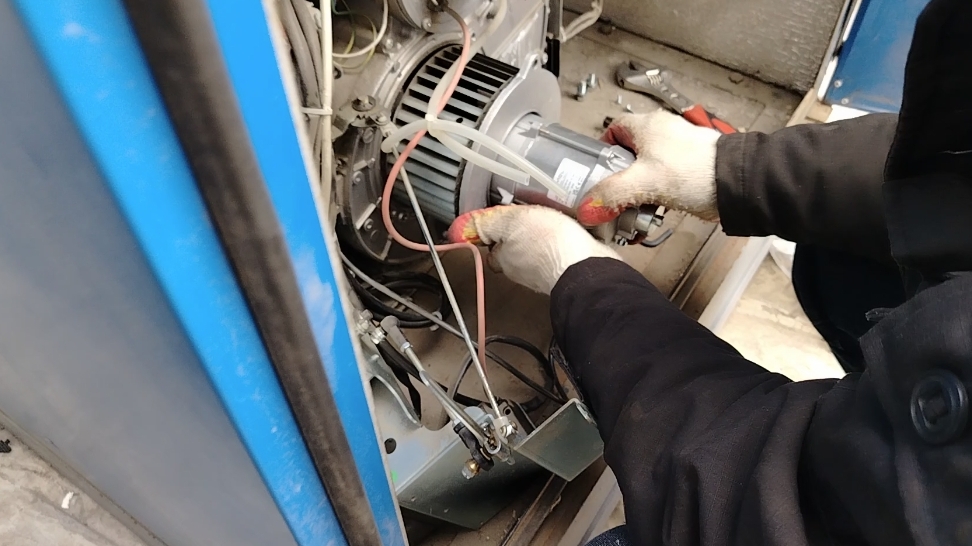 Замена электродвигателя горелки Cib Unigas Ng550