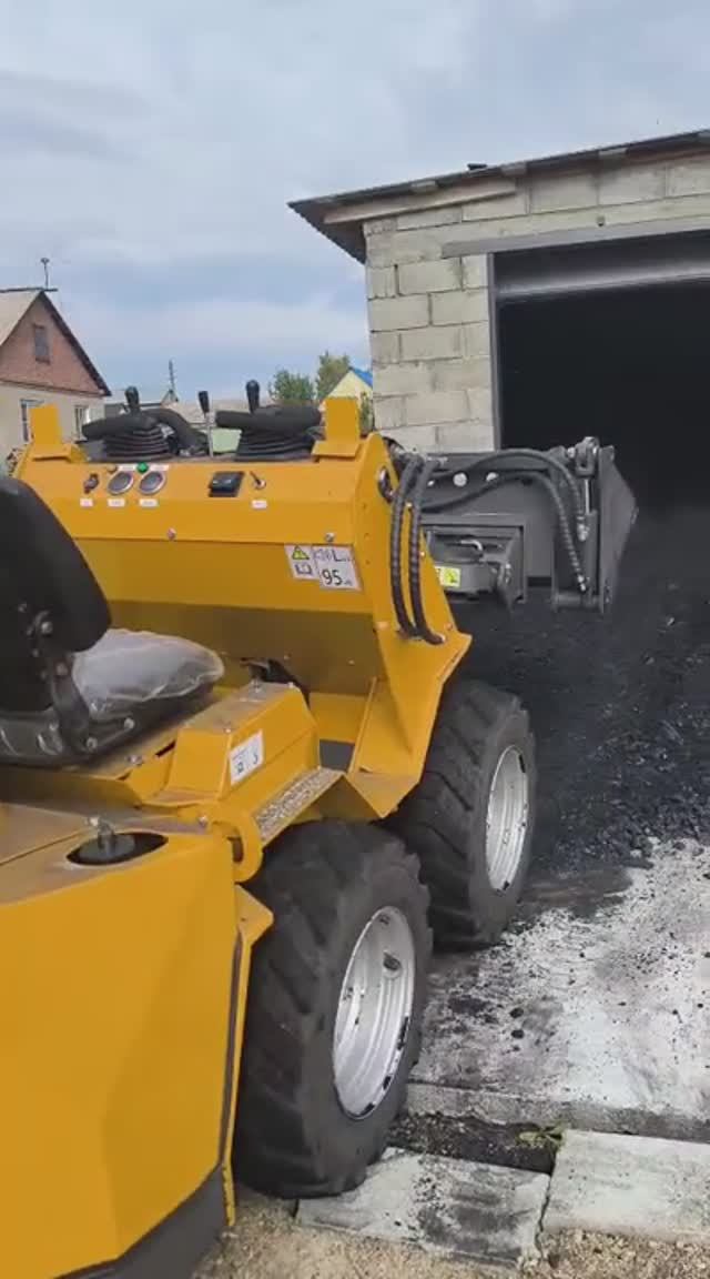 Как одному легко перекидать 25 тонн угля?