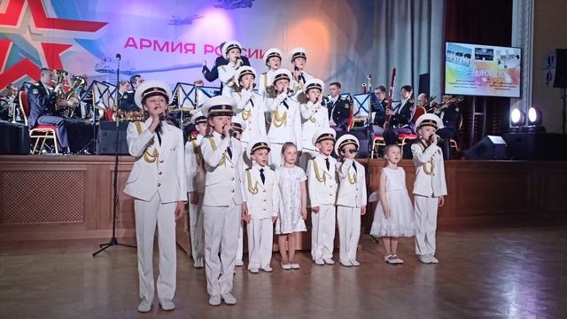 Сигнальщики- горнисты, Н. Добронравов, А. Пахмутова, эстрадный ансамбль студии Юные Александровцы