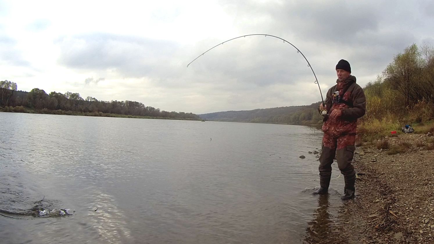 ОТВОДНОЙ ПОВОДОК с БЫЧКОМ. Снасть для ловли хищника поздней осенью. Рыбалка на ОКЕ.