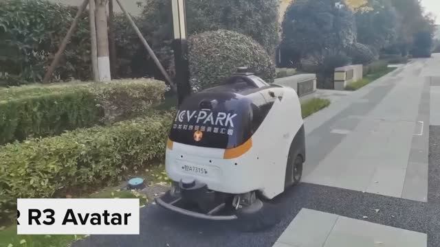 Автономный робот-уборщик ASTOR R3 Avatar для подметания улиц и помещений | Баки на 120 л