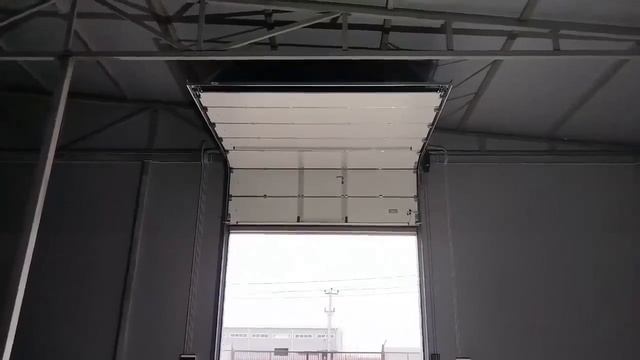 Промышленные ворота с калиткой