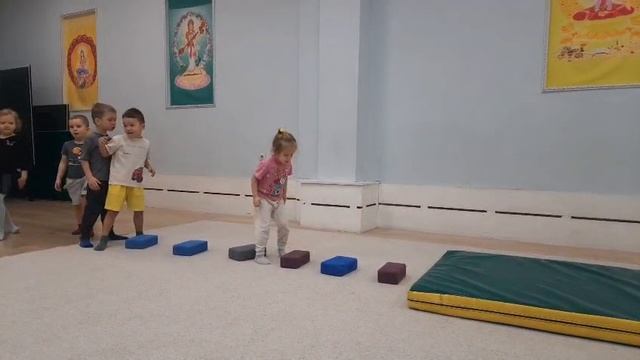 Акробатика для малышей.