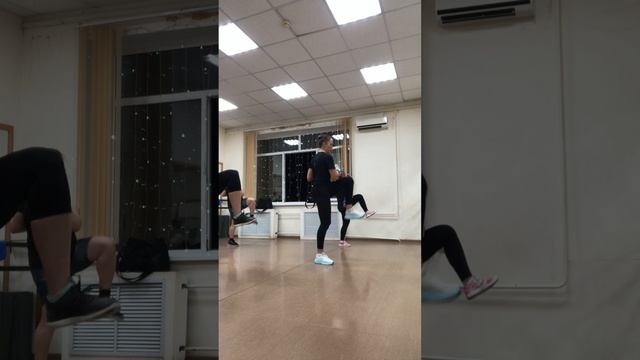 Тренировка с одной гантелей 2 кг.!