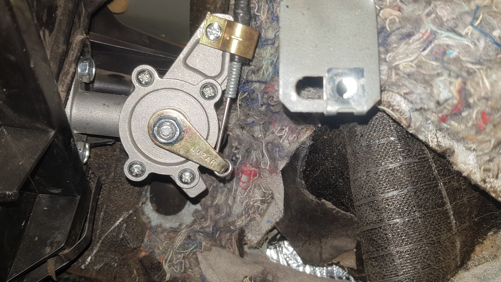 Ремонтирую кран печки нивы.Разборка и ремонт