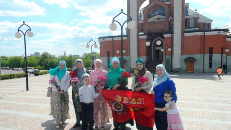 День победы (Victory Day) - глухие мусульмане поздравляют ветеранов
