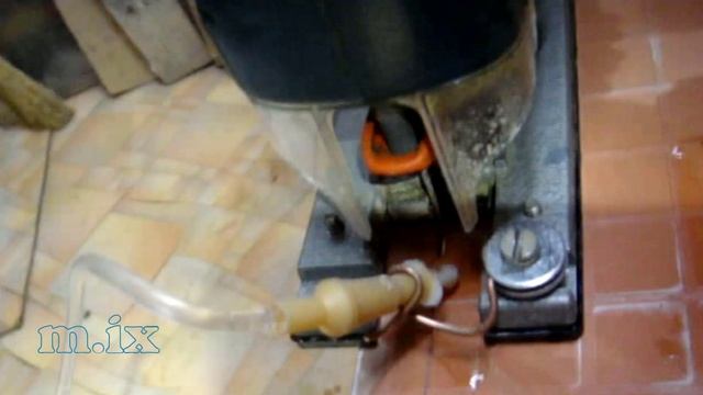 Режем кафель и плитку без пыли электролобзиком
