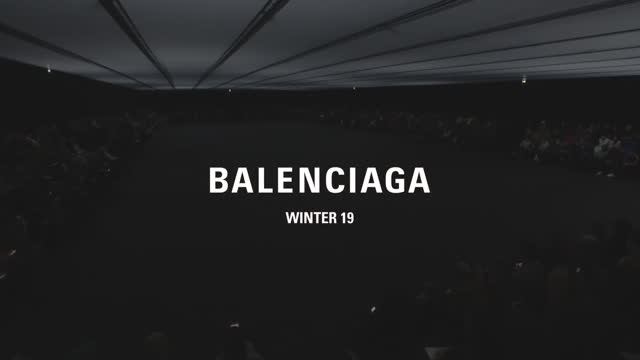 Показ коллекции Balenciaga осень-зима 2019-2020