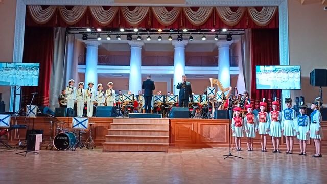 А если повезёт, муз.Г.Мовсесян, сл.Л.Ошанина солист Игорь Киселев и студия Юные Александровцы