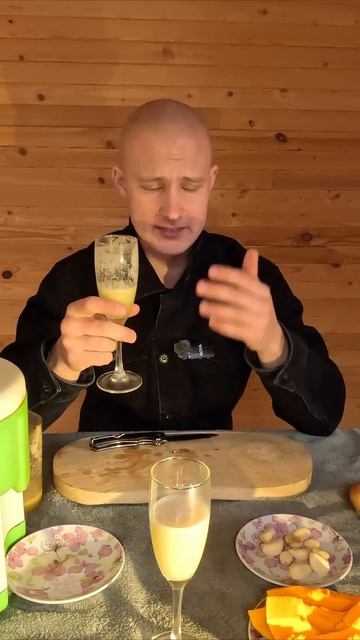 Пробую яблочный сок. #еда #здоровье