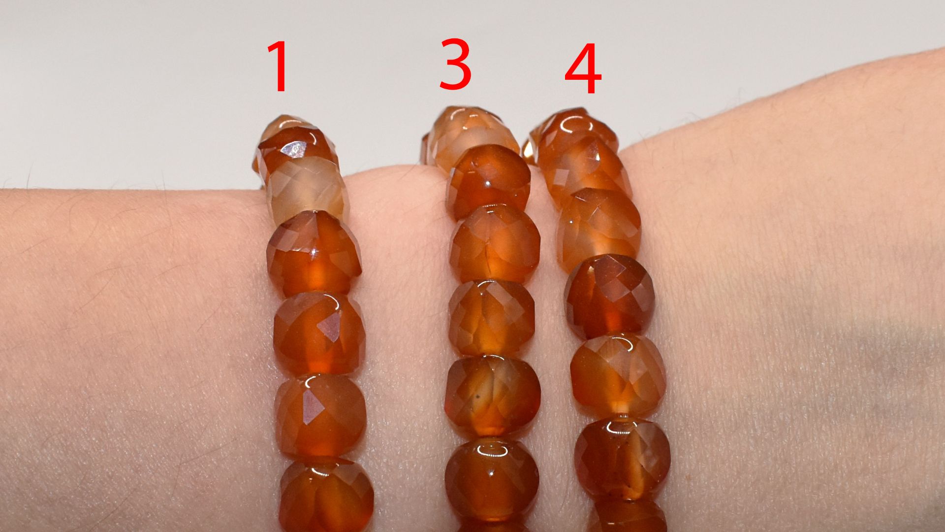 Браслет Сердолик гранёный куб ~8.5 мм, Африка