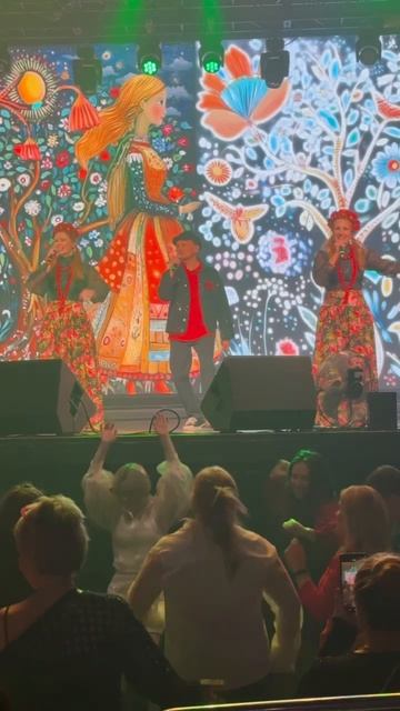 Поем «Клевую»  #балаганлимитед #премьера