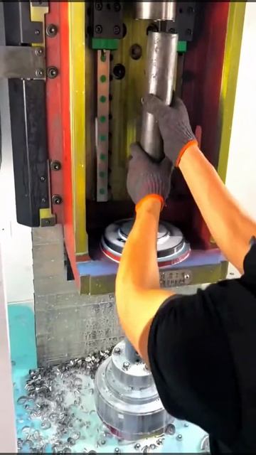 Как сверлят длинные заготовки.