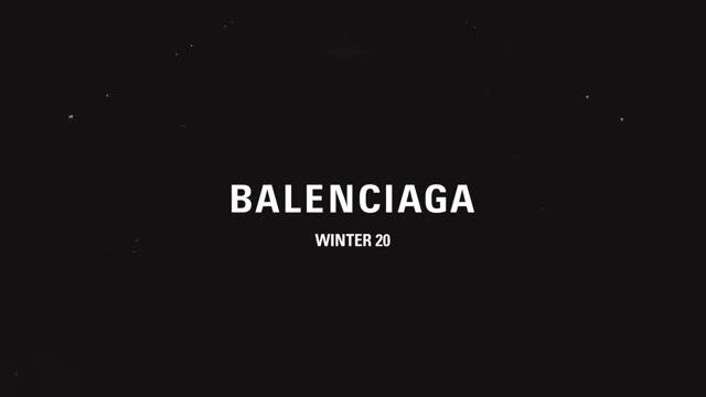 Показ коллекции Balenciaga осень-зима 2020-2021