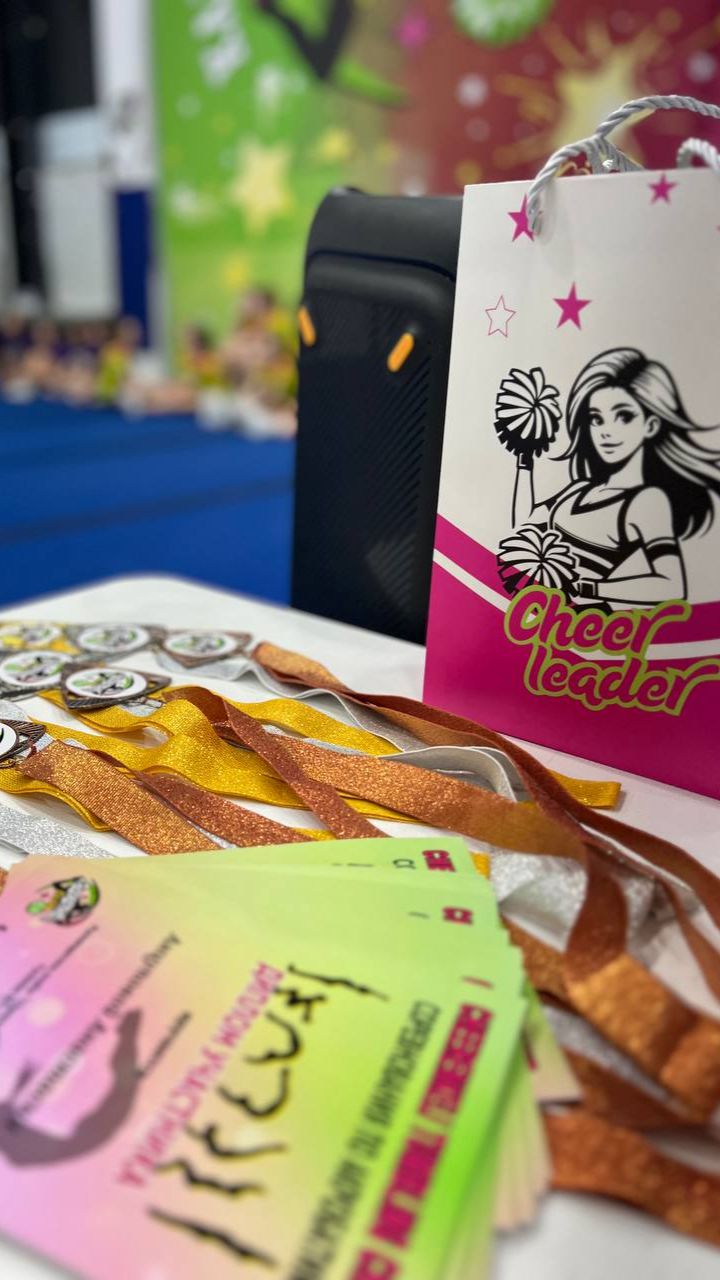 6 декабря в нашем чирлидинг клубе прошли соревнования по акробатике