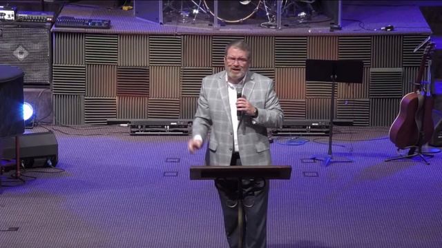 выступление пастора церкви.